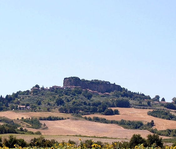 Rocca Ripesena. Il ristorante aumenta la cubatura, poi si vedrà ...