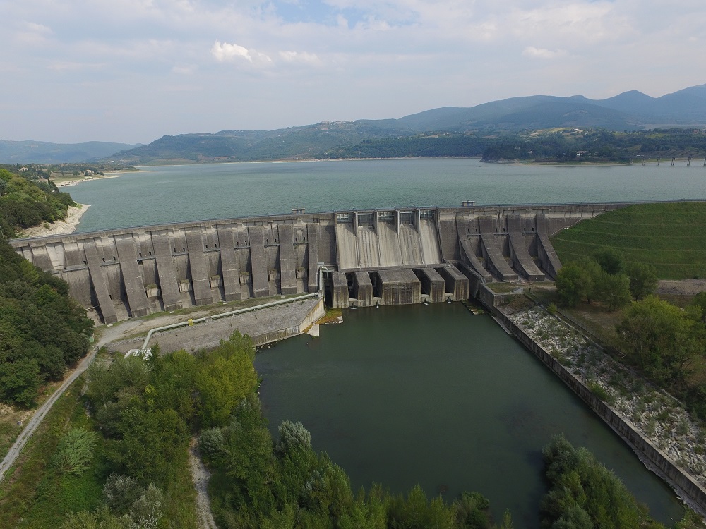 Operatori del CSM al lavoro per il ripristino della percorribilità ...