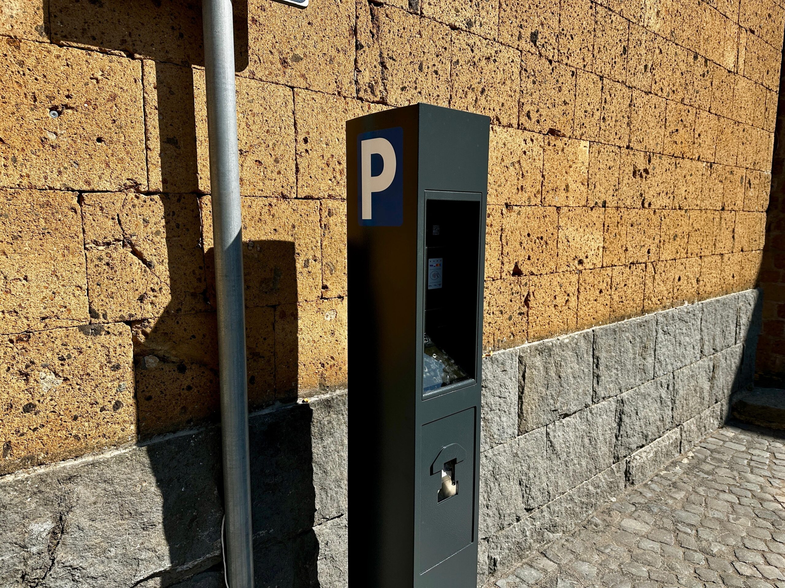 Installati sei nuovi parcometri nei parcheggi di superficie del centro ...